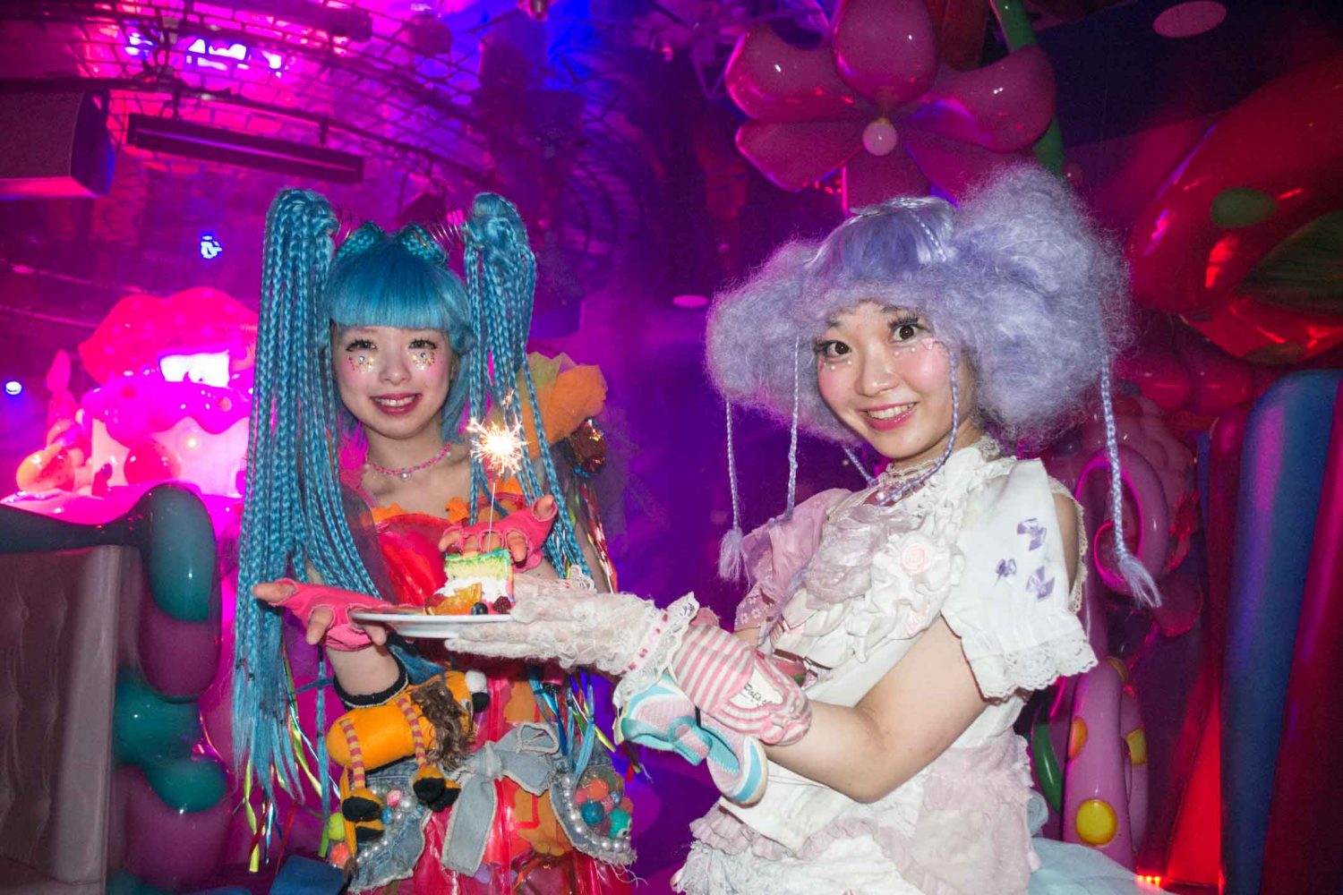 Kawaii Monster Cafe - Le Café Le Plus Délirant De Tokyo