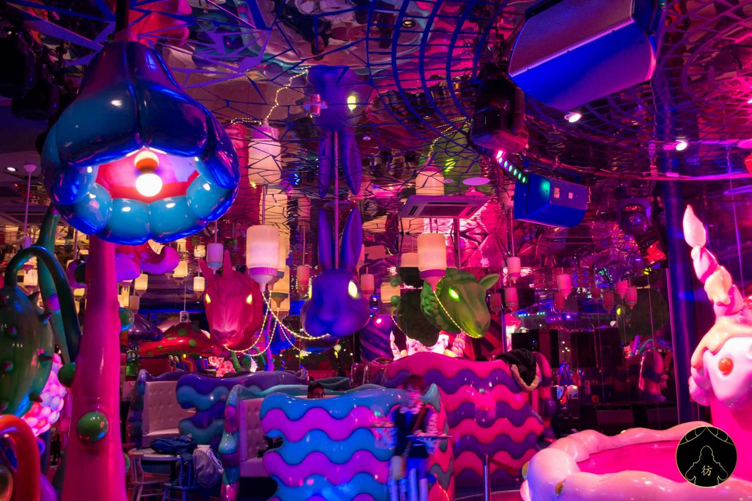 Kawaii Monster Cafe - Le Café Le Plus Délirant De Tokyo
