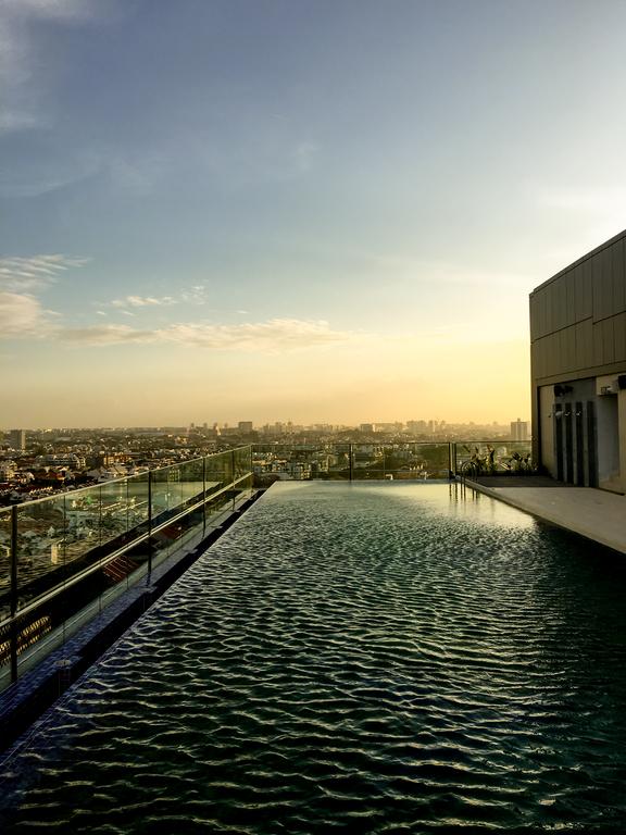 The 5 Most Impressive Infinity Pools In Singapore To Try In 2025