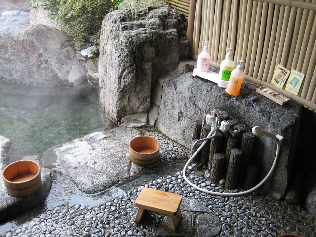 Onsen Etiquette – 10 Rules & Manners You Should Know