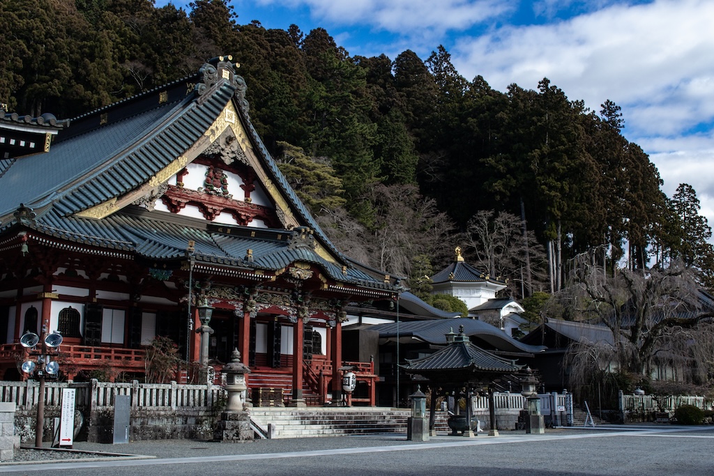 Visiter Minobu et le Temple Kuonji : Un Voyage Spirituel au Japon